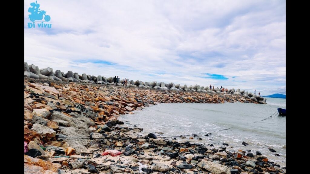 Bãi đá Ông Địa - Địa điểm checkin siêu hot tại Mũi Né