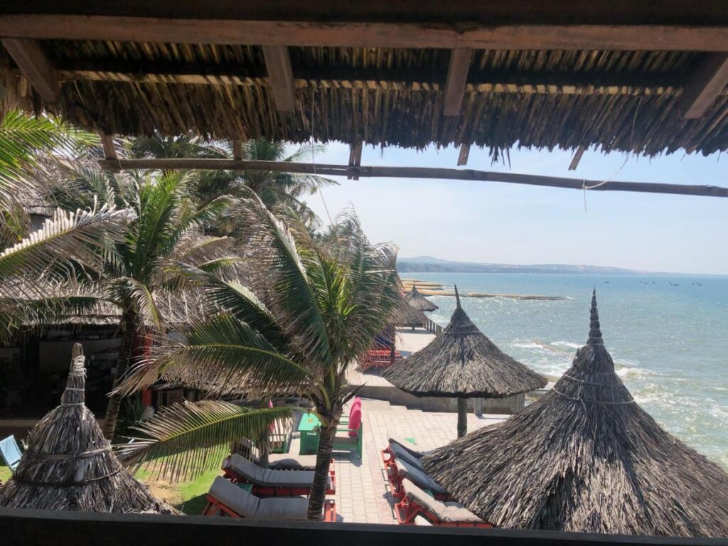 Full Moon Beach resort - Khu du lịch nghỉ dưỡng tại Phan Thiết