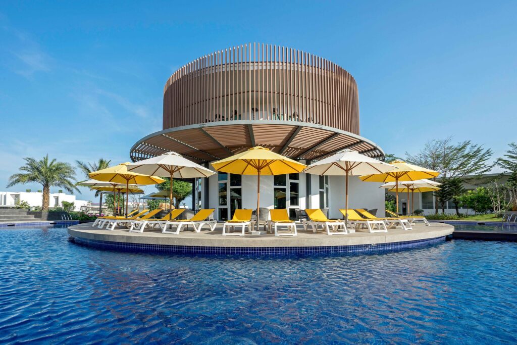 Oceanami Villas & Beach Club - Viên ngọc sáng giữa lòng phố biển
