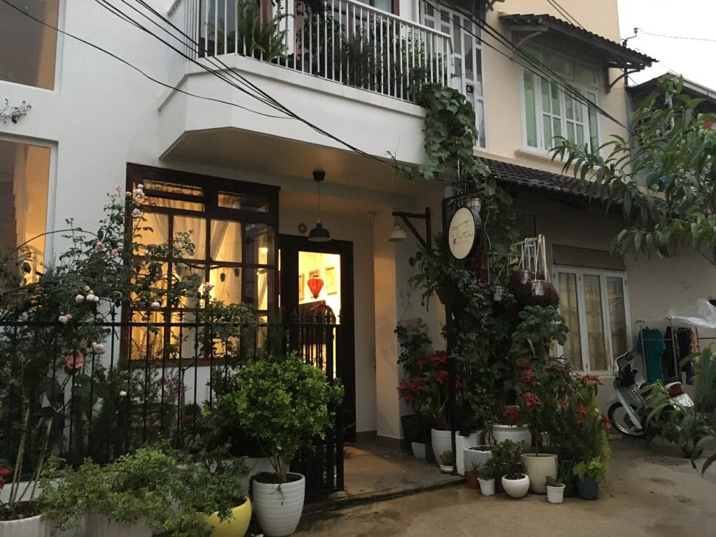 Review Tutu House - Nơi ẩn chứa huyền bí của Đà Lạt