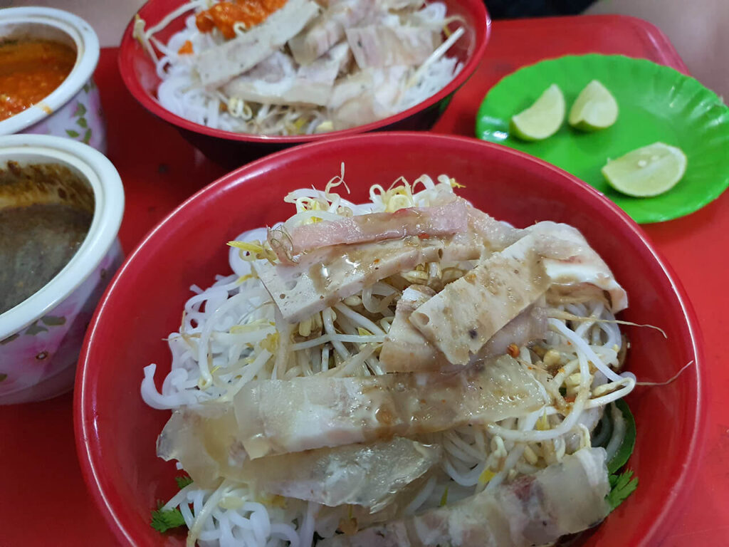 Bún mắm nêm Huế - Hướng dẫn cách làm và giới thiệu các quán ăn ngon
