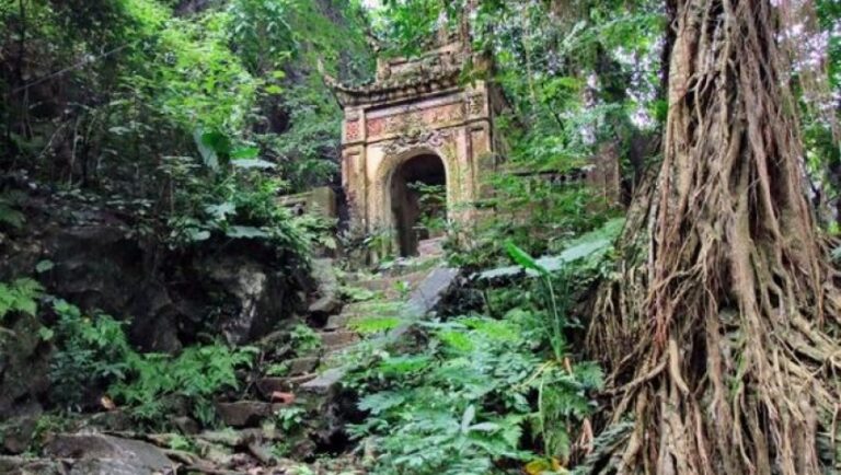 Kinh nghiệm du lịch chùa Trầm - một điểm đến không thể bỏ lỡ