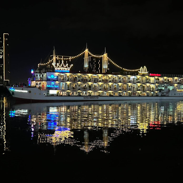 Indochina Queen - Trải nghiệm trên du thuyền sang trọng