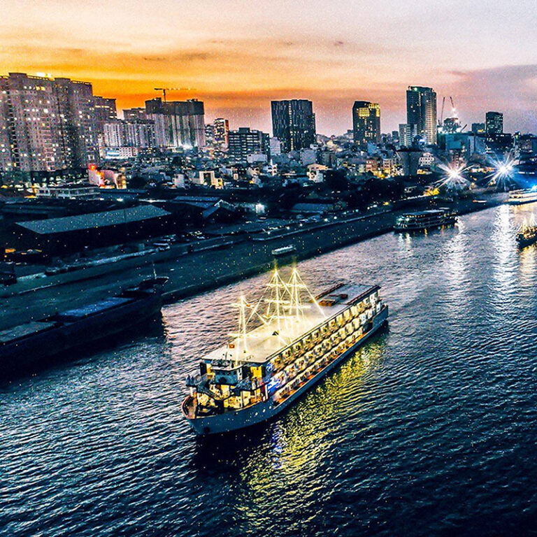 Indochina Queen - Trải nghiệm trên du thuyền sang trọng