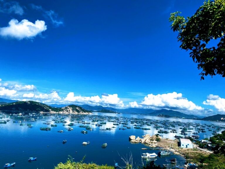 Cam Ranh - Cảng biển nước sâu tuyệt đẹp của Việt Nam