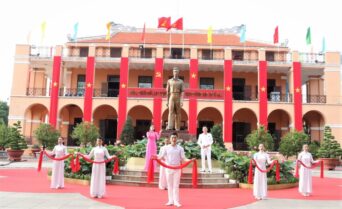 Tham quan Bến Nhà Rồng - Nơi Bác ra đi tìm đường cứu nước