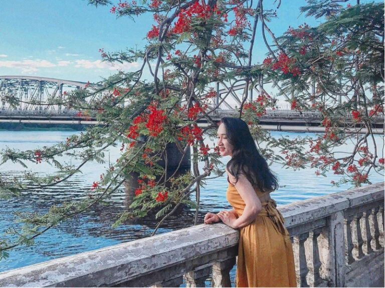 Sông Hương Huế - Dải lụa vắt quanh thành phố Huế