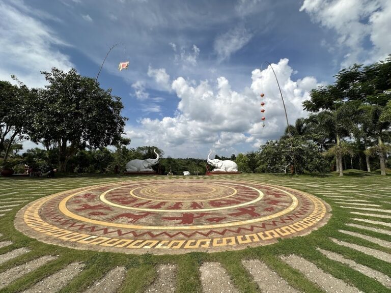 Chùa Di Đà Bảo Lộc - Ngôi chùa đẹp và lớn nhất xứ sương mù